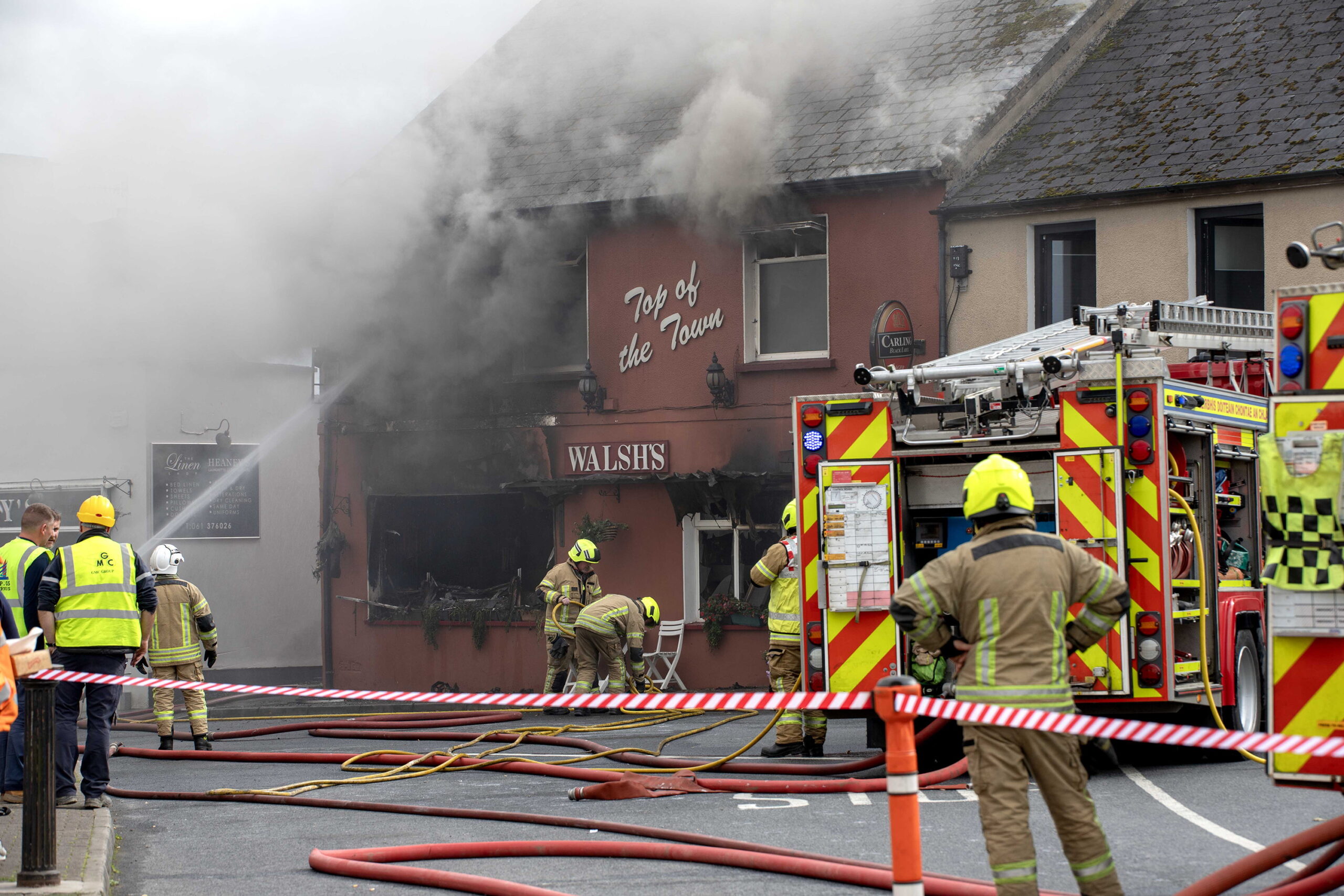 Two hospitalised following fire at pub in Co Clare - GladLink